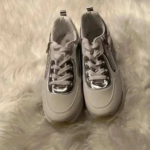 Rouge! | Shoes | The Rouge Metallic Sneakers Size Color White Silver ...